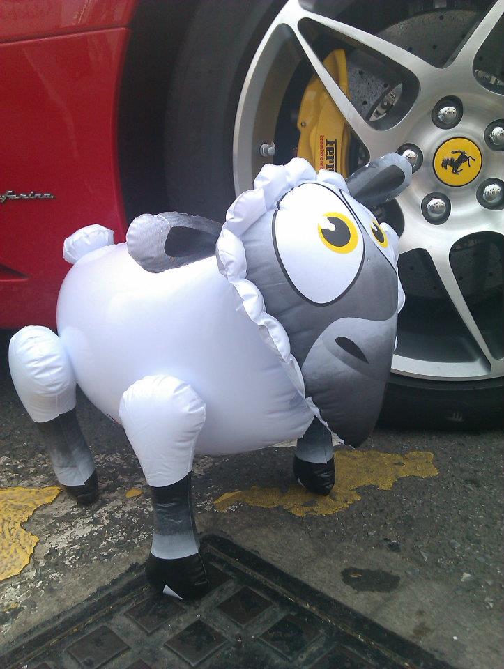 Lady Bah Bah : Celebrity Inflatable Sheep
